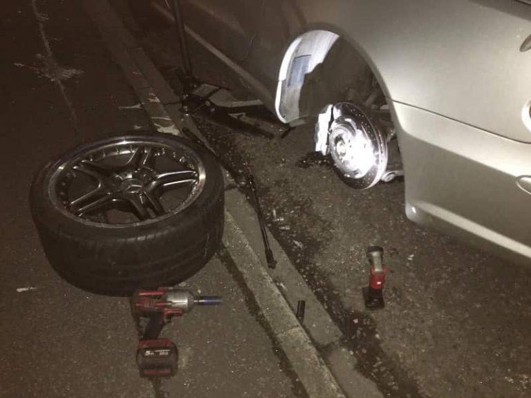 Flat Tire At Night On The Road: Best Options? (2025 Update) - Tireer.com